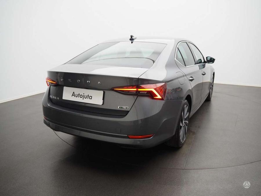 Grey Skoda Octavia 2023 in Vilnius, with an engine capacity of 1.50 L and mileage of 149 thousand km for 15700 €, photo 5 on AUTOMOTO.COM.LV
