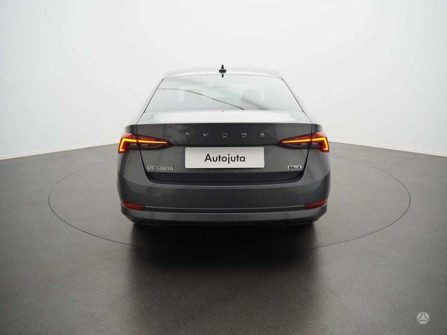 Grey Skoda Octavia 2023 in Vilnius, with an engine capacity of 1.50 L and mileage of 149 thousand km for 15700 €, photo 6 on AUTOMOTO.COM.LV