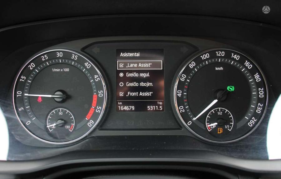 Pelēks Skoda Octavia 2023 Viļņa, ar dzinēja tilpumu 1.97 L un nobraukumu 165 tūkst. km par 17500 €, foto 8 vietnē AUTOMOTO.COM.LV