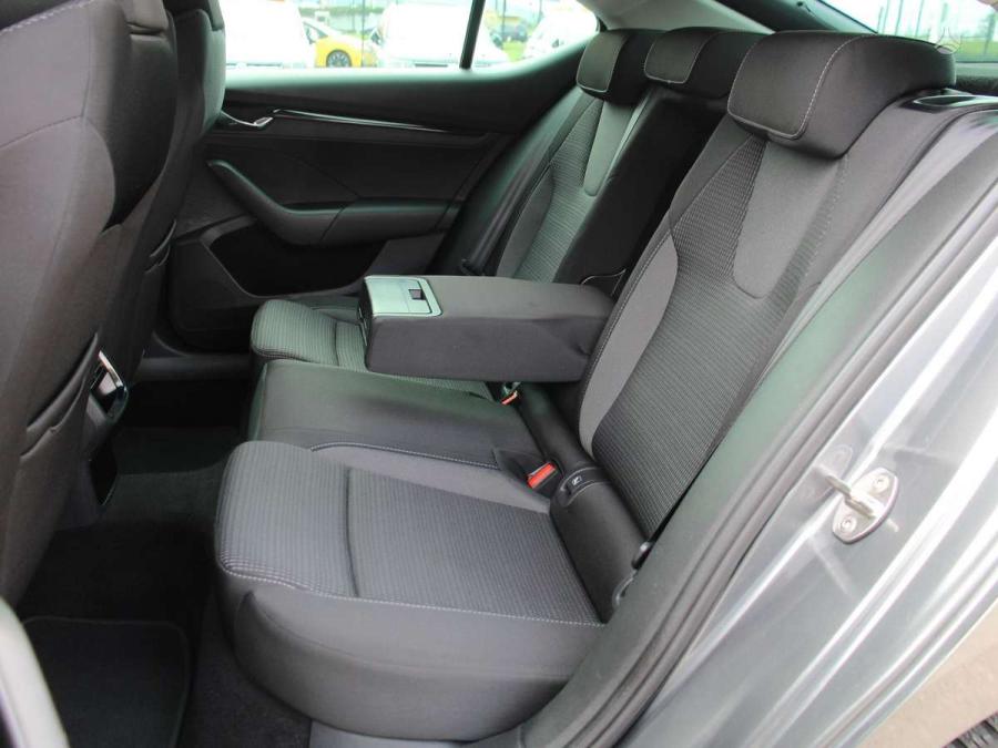 Pelēks Skoda Octavia 2023 Viļņa, ar dzinēja tilpumu 1.97 L un nobraukumu 165 tūkst. km par 17500 €, foto 16 vietnē AUTOMOTO.COM.LV
