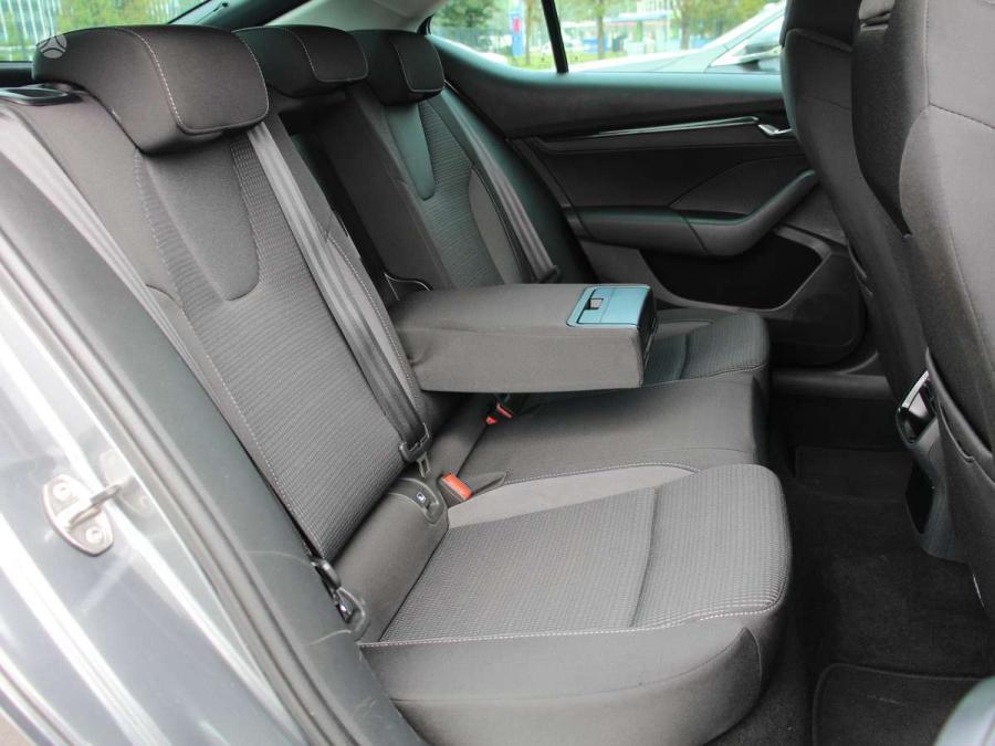 Pelēks Skoda Octavia 2023 Viļņa, ar dzinēja tilpumu 1.97 L un nobraukumu 165 tūkst. km par 17500 €, foto 17 vietnē AUTOMOTO.COM.LV