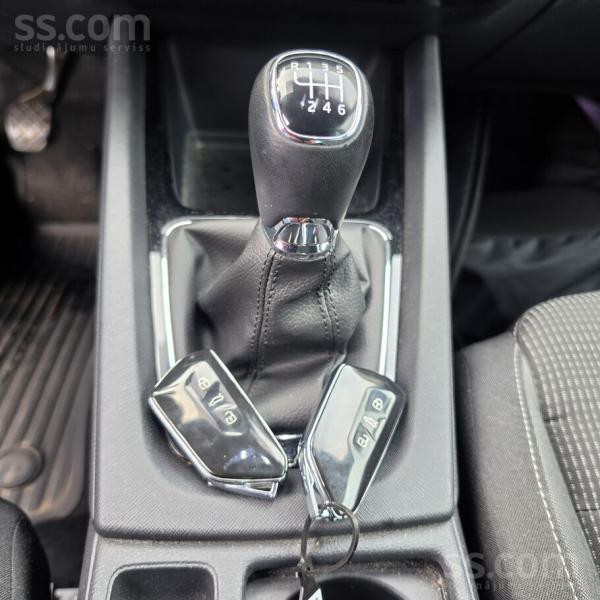 Skoda Octavia 2023 Rīga vietnē Pelēks Skoda Octavia 2023 Rīga, ar dzinēja tilpumu 2.00 L un nobraukumu 20 tūkst. km par 18900 €, foto 11 vietnē AUTOMOTO.COM.LV