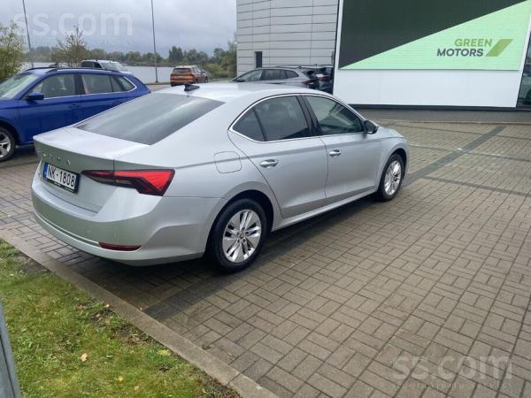 Grey Skoda Octavia 2023 in Riga, with an engine capacity of 2.00 L and mileage of 140 thousand km for 17500 €, photo 7 on AUTOMOTO.COM.LV