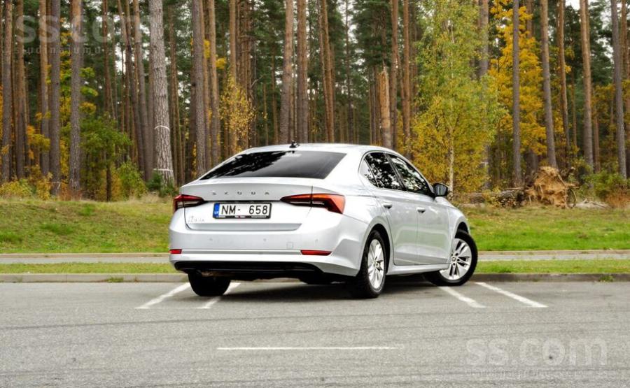 Grey Skoda Octavia 2023 in Riga, with an engine capacity of 2.00 L and mileage of 147 thousand km for 15990 €, photo 7 on AUTOMOTO.COM.LV