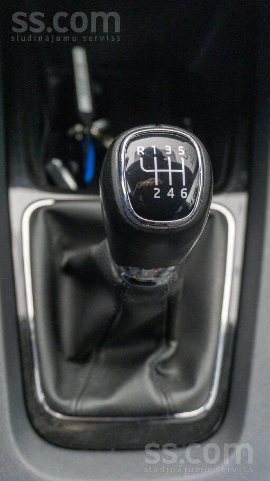 Grey Skoda Octavia 2023 in Riga, with an engine capacity of 2.00 L and mileage of 147 thousand km for 15990 €, photo 17 on AUTOMOTO.COM.LV