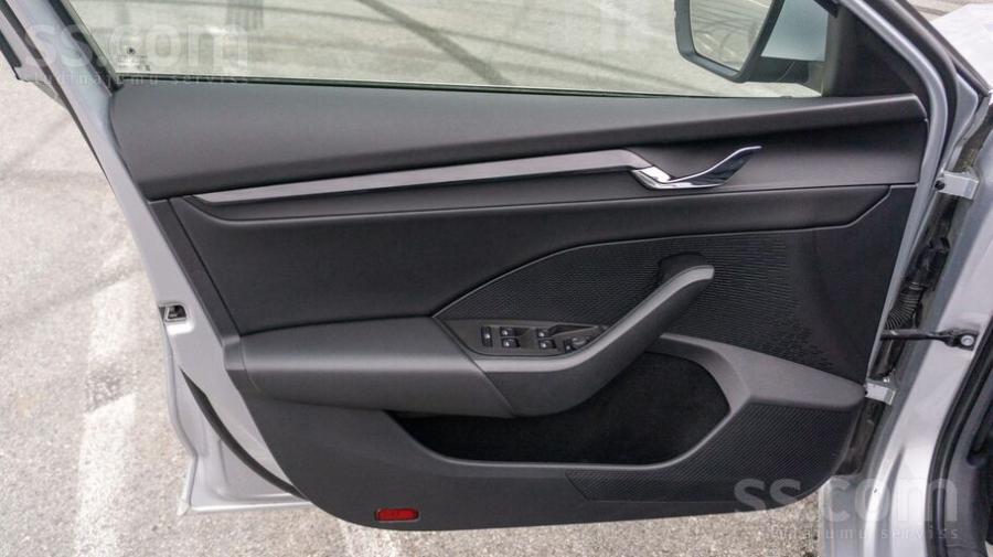 Grey Skoda Octavia 2023 in Riga, with an engine capacity of 2.00 L and mileage of 147 thousand km for 15990 €, photo 28 on AUTOMOTO.COM.LV