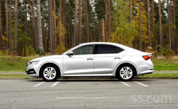 Grey Skoda Octavia 2023 in Riga, with an engine capacity of 2.00 L and mileage of 147 thousand km for 15990 €, photo 6 on AUTOMOTO.COM.LV