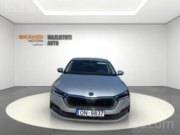 Pelēks Skoda Octavia 2024 Rīga, ar dzinēja tilpumu 2.00 L un nobraukumu 24 tūkst. km par 20990 €, foto 2 vietnē AUTOMOTO.COM.LV
