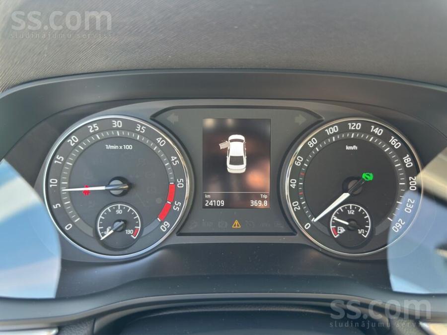 Pelēks Skoda Octavia 2024 Rīga, ar dzinēja tilpumu 2.00 L un nobraukumu 24 tūkst. km par 20990 €, foto 12 vietnē AUTOMOTO.COM.LV