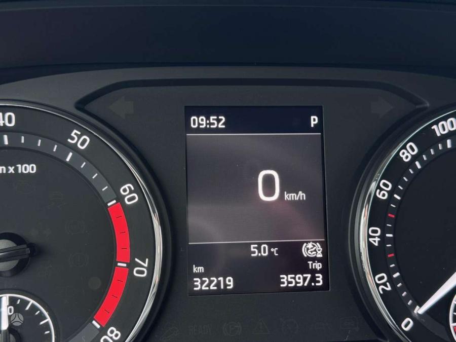 Pelēks Skoda Octavia 2024 Viļņa, ar dzinēja tilpumu 1.50 L un nobraukumu 33 tūkst. km par 22500 €, foto 12 vietnē AUTOMOTO.COM.LV