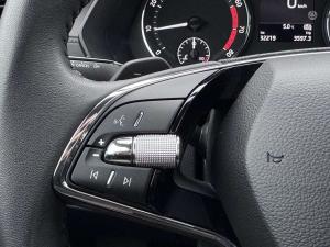 Pelēks Skoda Octavia 2024 Viļņa, ar dzinēja tilpumu 1.50 L un nobraukumu 33 tūkst. km par 22500 €, foto 14 vietnē AUTOMOTO.COM.LV