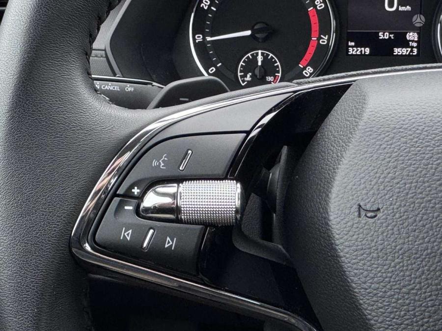 Pelēks Skoda Octavia 2024 Viļņa, ar dzinēja tilpumu 1.50 L un nobraukumu 33 tūkst. km par 22500 €, foto 14 vietnē AUTOMOTO.COM.LV