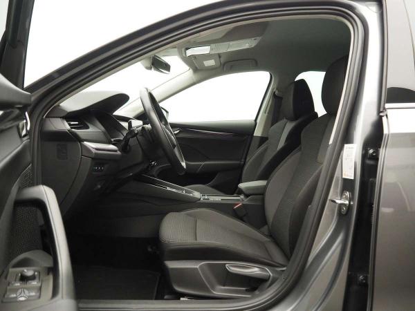 Pelēks Skoda Octavia 2024 Viļņa, ar dzinēja tilpumu 1.50 L un nobraukumu 76 tūkst. km par 19000 €, foto 9 vietnē AUTOMOTO.COM.LV