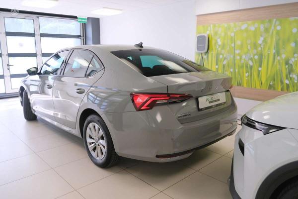 Pelēks Skoda Octavia 2025 Viļņa, ar dzinēja tilpumu 1.50 L un nobraukumu 42 tūkst. km par 23500 €, foto 4 vietnē AUTOMOTO.COM.LV