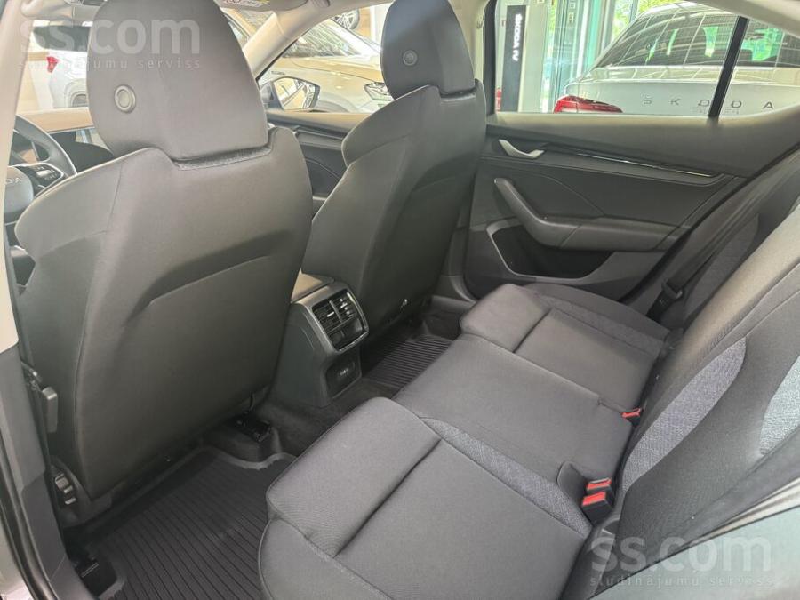 Pelēks Skoda Octavia 2026 Valmiera, ar dzinēja tilpumu 1.50 L un nobraukumu 5 tūkst. km par 24060 €, foto 10 vietnē AUTOMOTO.COM.LV