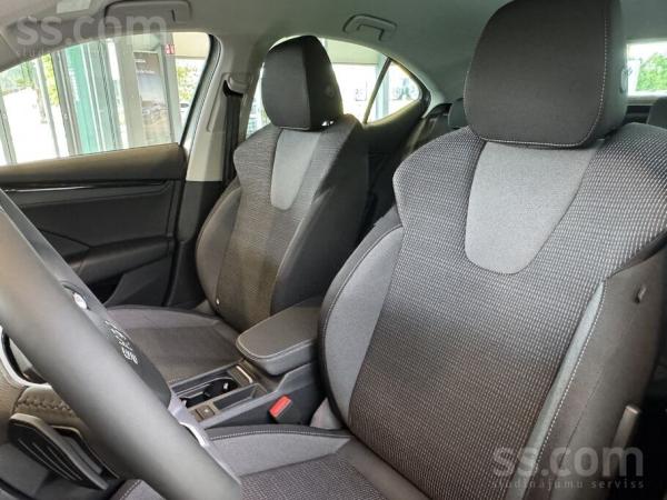 Pelēks Skoda Octavia 2026 Valmiera, ar dzinēja tilpumu 1.50 L un nobraukumu 5 tūkst. km par 29900 €, foto 10 vietnē AUTOMOTO.COM.LV