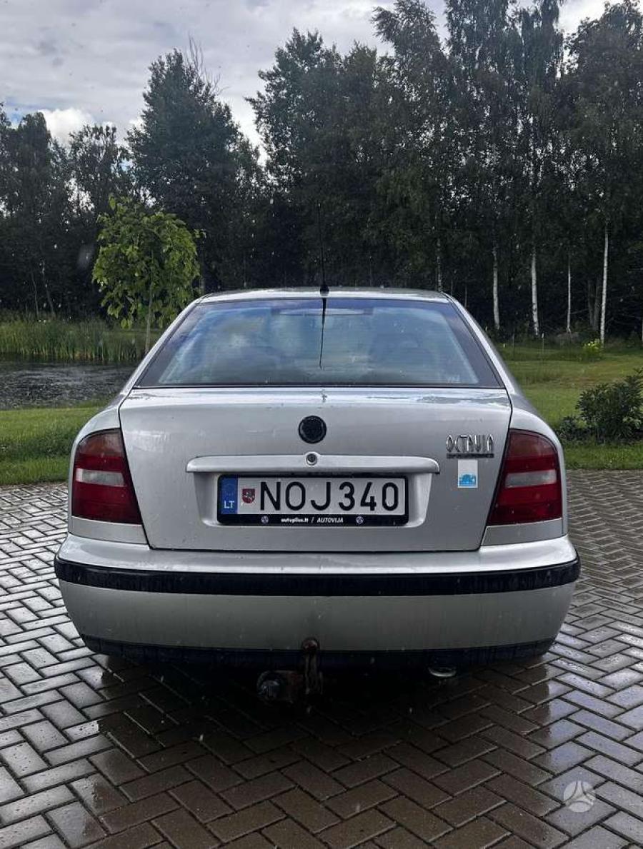 Grey Skoda Octavia 1998 in Utena, with an engine capacity of 1.60 L and mileage of 206 thousand km for 1550 €, photo 12 on AUTOMOTO.COM.LV