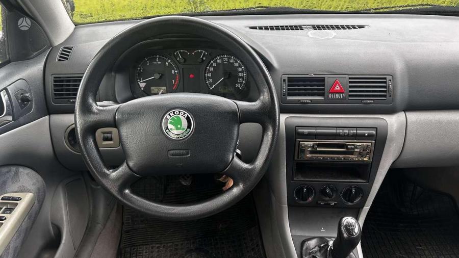 Grey Skoda Octavia 1998 in Utena, with an engine capacity of 1.60 L and mileage of 206 thousand km for 1550 €, photo 13 on AUTOMOTO.COM.LV