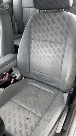 Grey Skoda Octavia 1998 in Utena, with an engine capacity of 1.60 L and mileage of 206 thousand km for 1550 €, photo 16 on AUTOMOTO.COM.LV