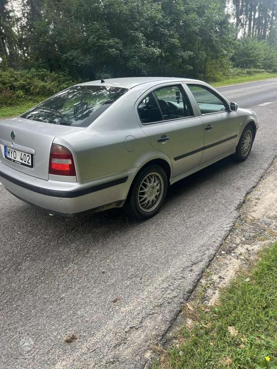 Grey Skoda Octavia 2000 in Prienai, with an engine capacity of 1.90 L and mileage of 388 thousand km for 1000 €, photo 1 on AUTOMOTO.COM.LV