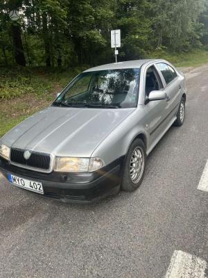 Grey Skoda Octavia 2000 in Prienai, with an engine capacity of 1.90 L and mileage of 388 thousand km for 1000 €, photo 4 on AUTOMOTO.COM.LV