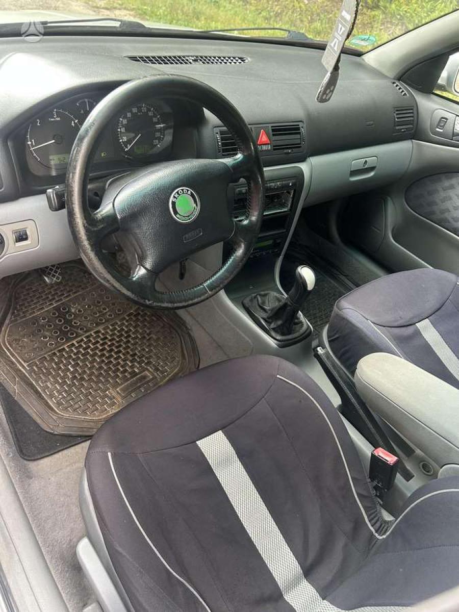 Grey Skoda Octavia 2000 in Prienai, with an engine capacity of 1.90 L and mileage of 388 thousand km for 1000 €, photo 7 on AUTOMOTO.COM.LV