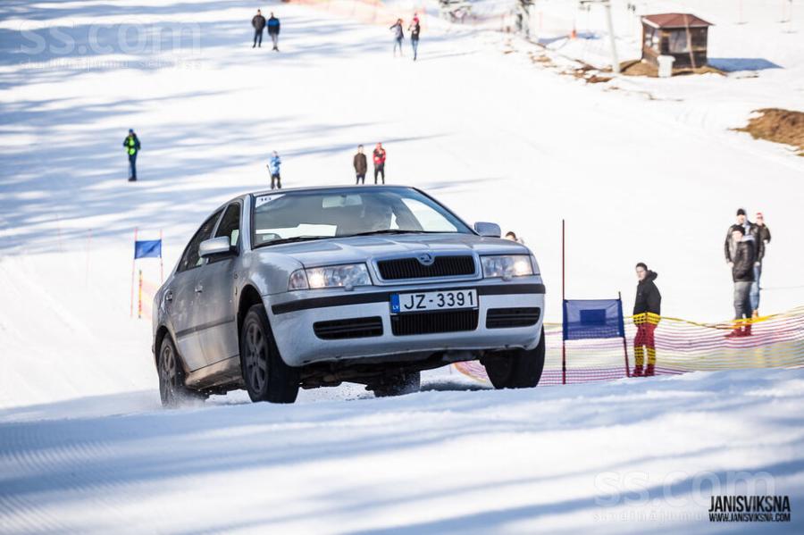 Pelēks Skoda Octavia 2003 Madona, ar dzinēja tilpumu 1.80 L un nobraukumu 471 tūkst. km par 2900 €, foto 1 vietnē AUTOMOTO.COM.LV