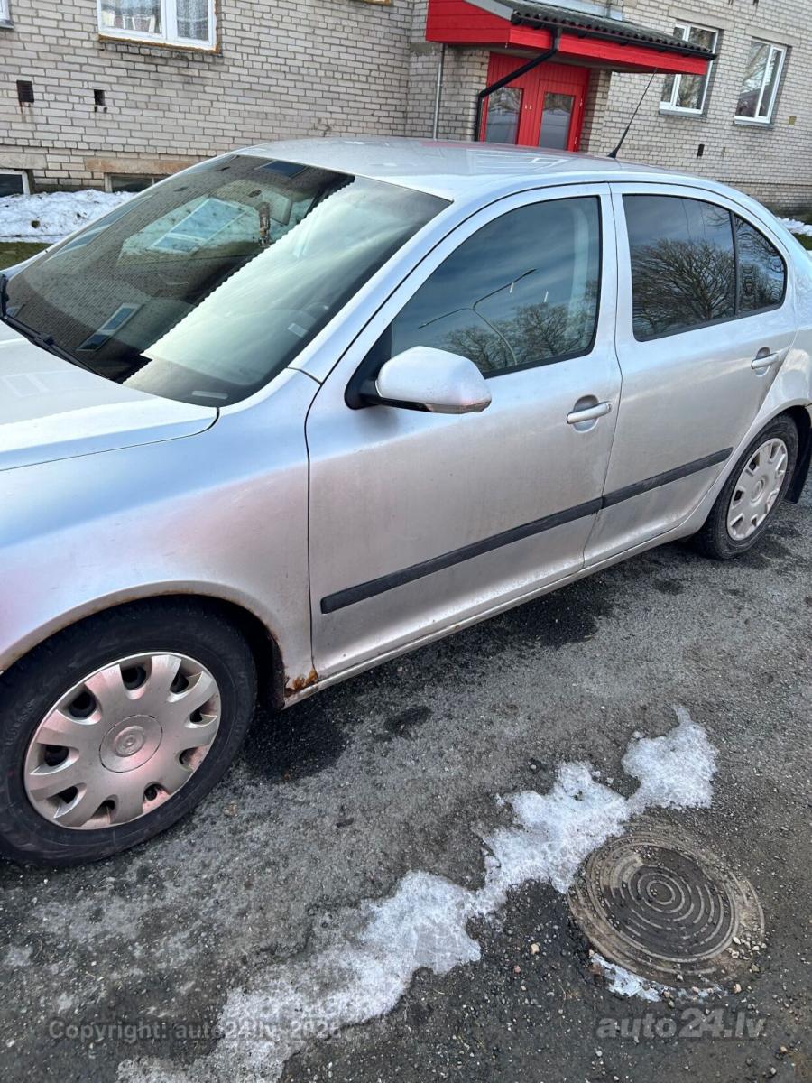 Pelēks Skoda Octavia 2004 Tartu, ar dzinēja tilpumu 2.00 L un nobraukumu 0 tūkst. km par 1050 €, foto 2 vietnē AUTOMOTO.COM.LV