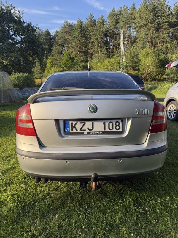 Grey Skoda Octavia 2004 in Alytus, with an engine capacity of 1.97 L and mileage of 231 thousand km for 1500 €, photo 3 on AUTOMOTO.COM.LV