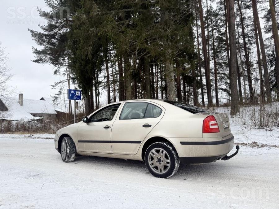 Grey Skoda Octavia 2005 in Cesis, with an engine capacity of 1.60 L and mileage of 161 thousand km for 2300 €, photo 6 on AUTOMOTO.COM.LV
