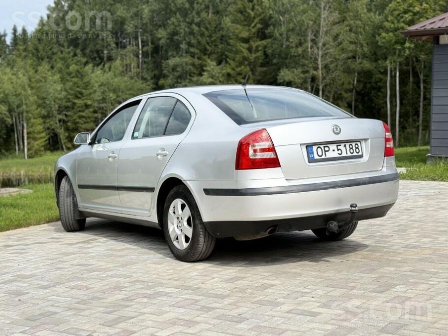 Pelēks Skoda Octavia 2005 Cēsis, ar dzinēja tilpumu 1.60 L un nobraukumu 343 tūkst. km par 2100 €, foto 4 vietnē AUTOMOTO.COM.LV