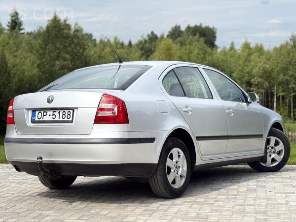 Grey Skoda Octavia 2005 in Cesis, with an engine capacity of 1.60 L and mileage of 343 thousand km for 2100 €, photo 4 on AUTOMOTO.COM.LV