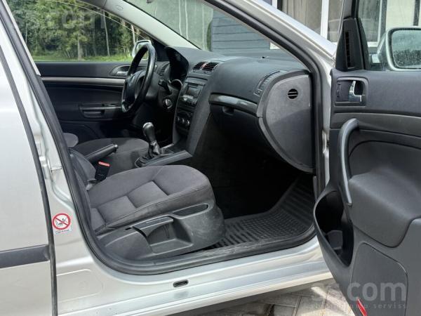 Grey Skoda Octavia 2005 in Cesis, with an engine capacity of 1.60 L and mileage of 343 thousand km for 2100 €, photo 6 on AUTOMOTO.COM.LV