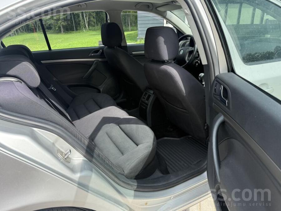 Pelēks Skoda Octavia 2005 Cēsis, ar dzinēja tilpumu 1.60 L un nobraukumu 343 tūkst. km par 2100 €, foto 9 vietnē AUTOMOTO.COM.LV