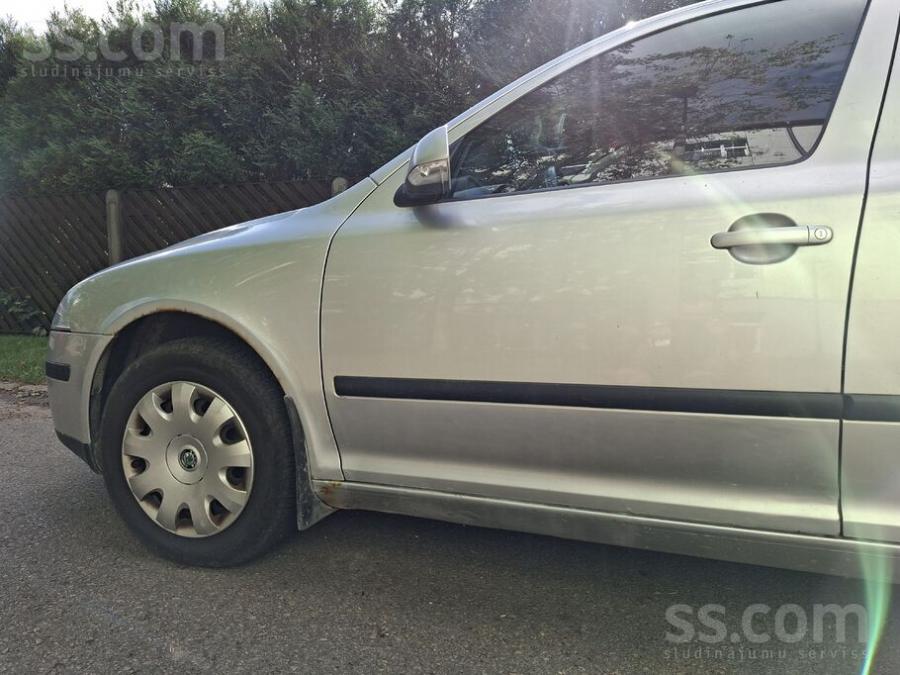 Grey Skoda Octavia 2005 in Riga, with an engine capacity of 1.60 L and mileage of 223 thousand km for 1100 €, photo 3 on AUTOMOTO.COM.LV