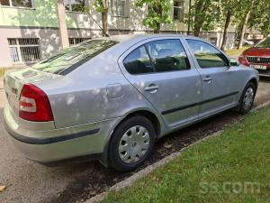 Grey Skoda Octavia 2005 in Riga, with an engine capacity of 1.60 L and mileage of 223 thousand km for 1100 €, photo 5 on AUTOMOTO.COM.LV