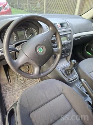 Grey Skoda Octavia 2005 in Riga, with an engine capacity of 1.60 L and mileage of 223 thousand km for 1100 €, photo 8 on AUTOMOTO.COM.LV
