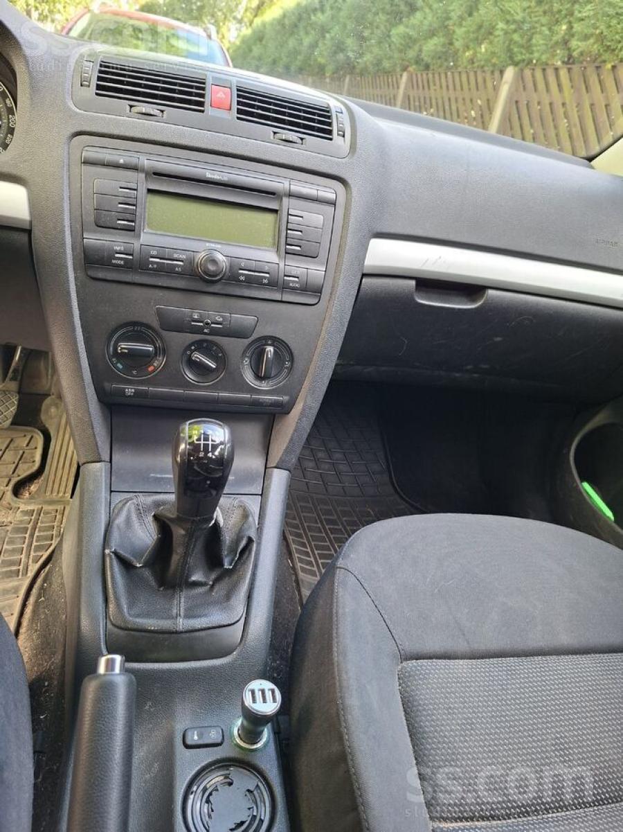 Grey Skoda Octavia 2005 in Riga, with an engine capacity of 1.60 L and mileage of 223 thousand km for 1100 €, photo 9 on AUTOMOTO.COM.LV