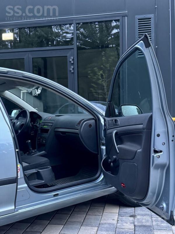 Pelēks Skoda Octavia 2006 Rīga, ar dzinēja tilpumu 1.40 L un nobraukumu 141 tūkst. km par 2150 €, foto 8 vietnē AUTOMOTO.COM.LV