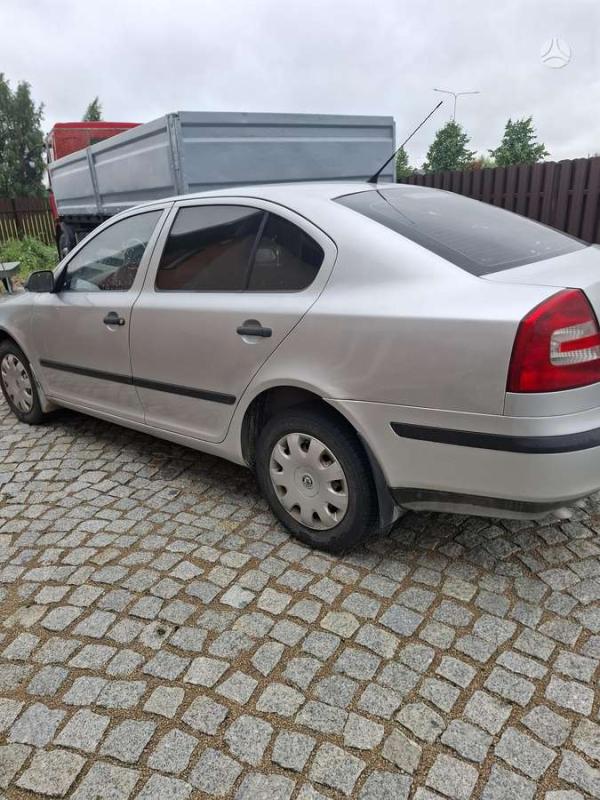 Pelēks Skoda Octavia 2006 Panevēža, ar dzinēja tilpumu 1.90 L un nobraukumu 250 tūkst. km par 1750 €, foto 4 vietnē AUTOMOTO.COM.LV