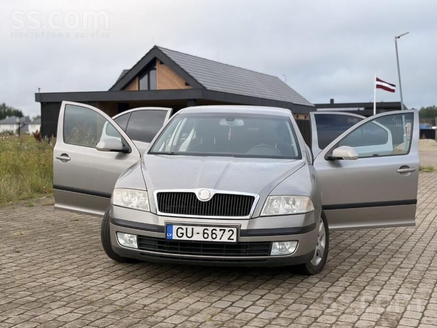 Grey Skoda Octavia 2007 in Riga, with an engine capacity of 1.90 L and mileage of 329 thousand km for 1599 €, photo 5 on AUTOMOTO.COM.LV