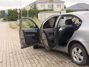 Grey Skoda Octavia 2007 in Riga, with an engine capacity of 1.90 L and mileage of 329 thousand km for 1599 €, photo 6 on AUTOMOTO.COM.LV