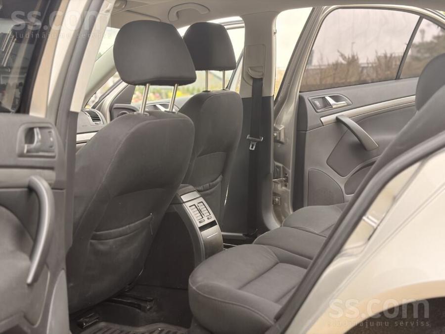 Grey Skoda Octavia 2007 in Riga, with an engine capacity of 1.90 L and mileage of 329 thousand km for 1599 €, photo 11 on AUTOMOTO.COM.LV
