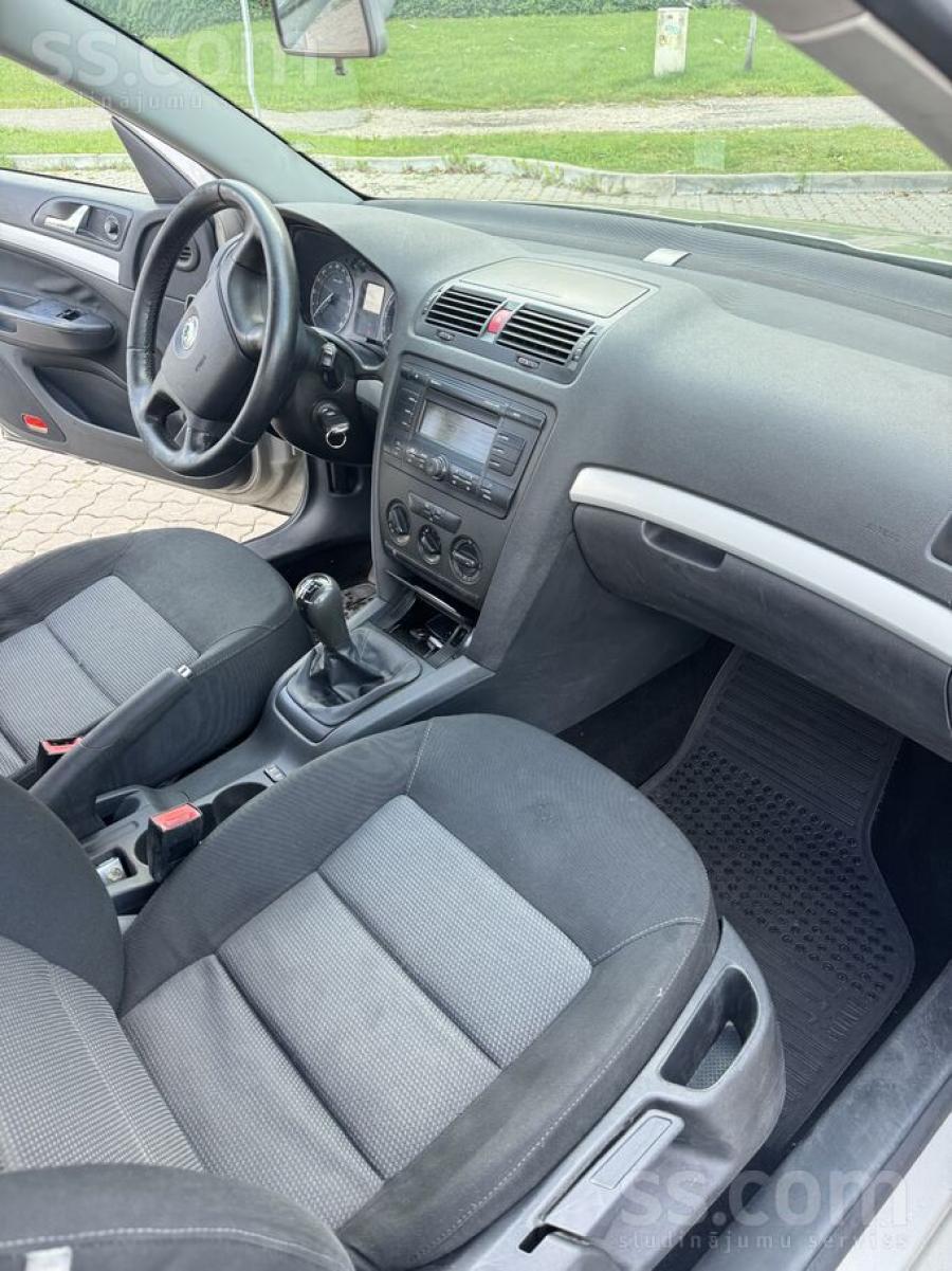 Pelēks Skoda Octavia 2007 Rīga, ar dzinēja tilpumu 1.90 L un nobraukumu 338 tūkst. km par 1100 €, foto 10 vietnē AUTOMOTO.COM.LV