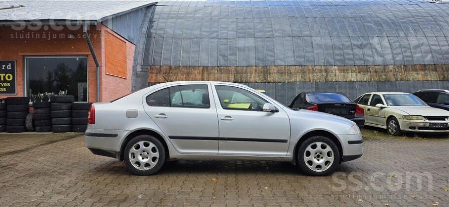 Grey Skoda Octavia 2007 in Valmiera, with an engine capacity of 1.90 L and mileage of 386 thousand km for 1450 €, photo 3 on AUTOMOTO.COM.LV
