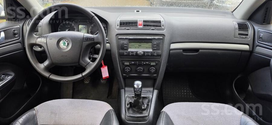 Grey Skoda Octavia 2007 in Valmiera, with an engine capacity of 1.90 L and mileage of 386 thousand km for 1450 €, photo 8 on AUTOMOTO.COM.LV