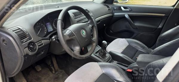 Шкода Октавия 2007 в Валмиера на AUTOMOTO.COM.LV Серый Шкода Октавия 2007 в Валмиера, объемом двигателя 1.90 л и пробегом 386 тыс. км за 1450 €, фото 9 на AUTOMOTO.COM.LV