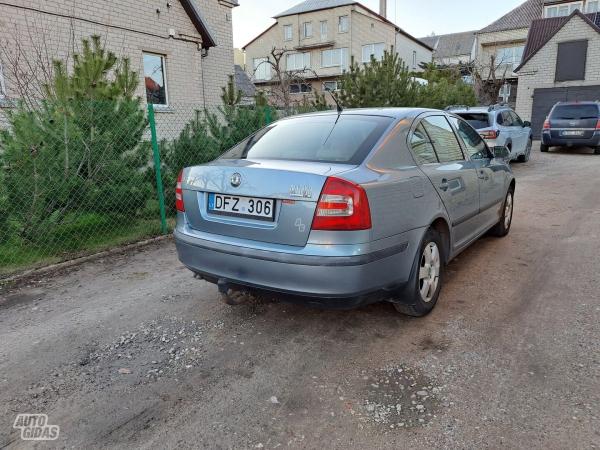 Grey Skoda Octavia 2008 in Telschi, with an engine capacity of 2.00 L and mileage of 320 thousand km for 1000 €, photo 4 on AUTOMOTO.COM.LV