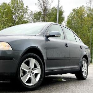 Grey Skoda Octavia 2008 in Jelgava, with an engine capacity of 1.60 L and mileage of 159 thousand km for 2750 €, photo 3 on AUTOMOTO.COM.LV