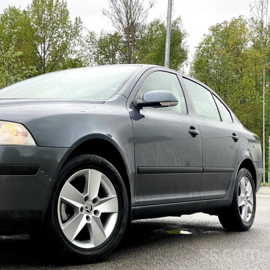 Grey Skoda Octavia 2008 in Jelgava, with an engine capacity of 1.60 L and mileage of 159 thousand km for 2750 €, photo 3 on AUTOMOTO.COM.LV